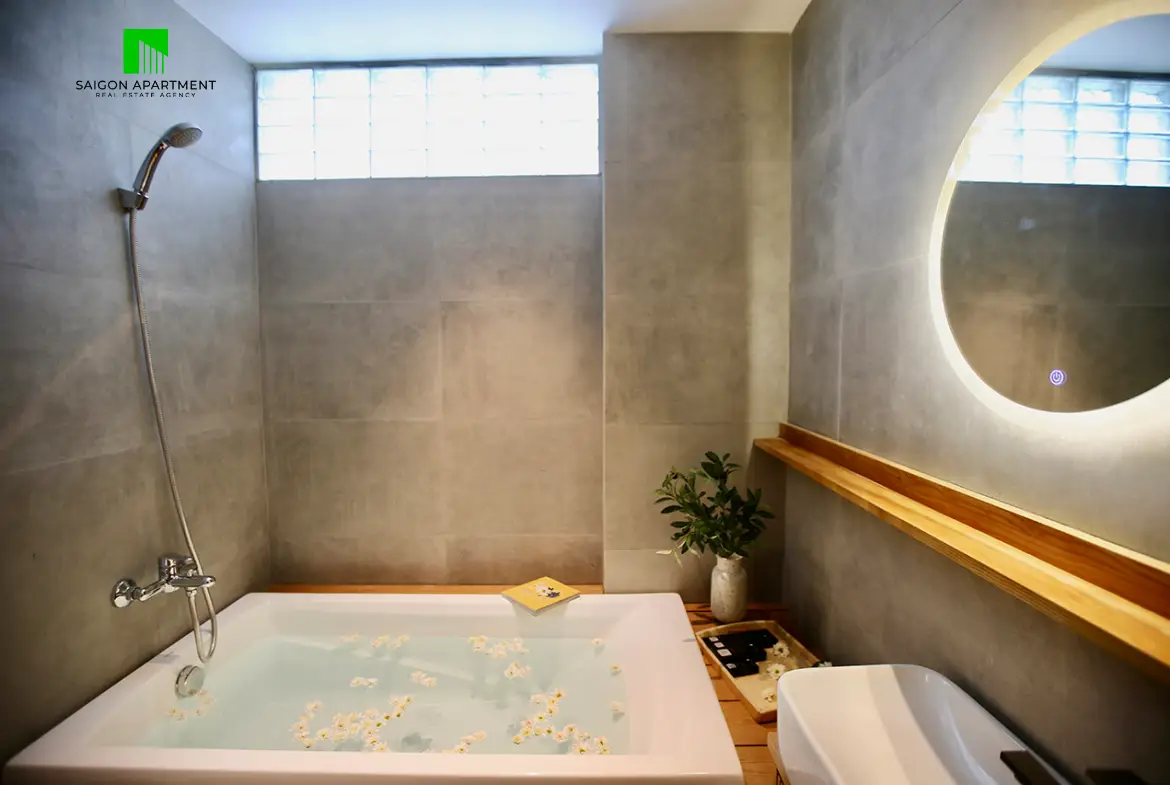 Minimalist studio apartment with refined design in Dist 3