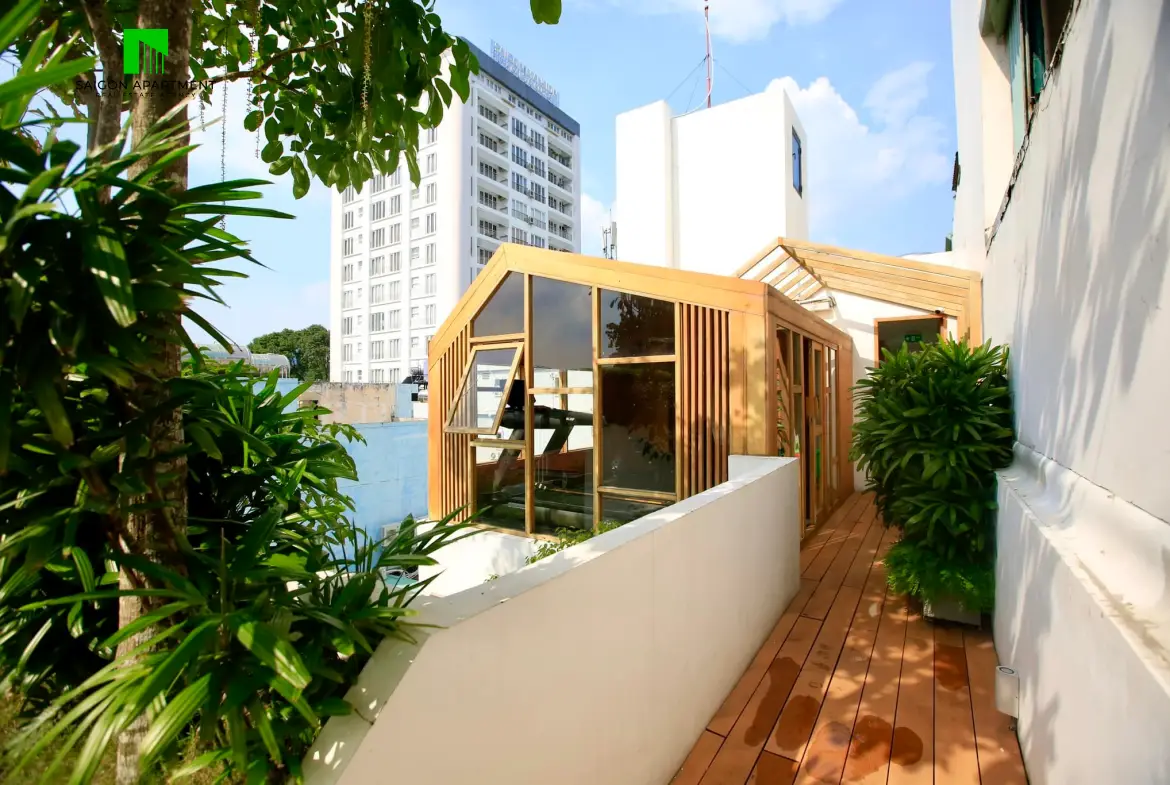 Nice city view serviced apartment for rent in District 3